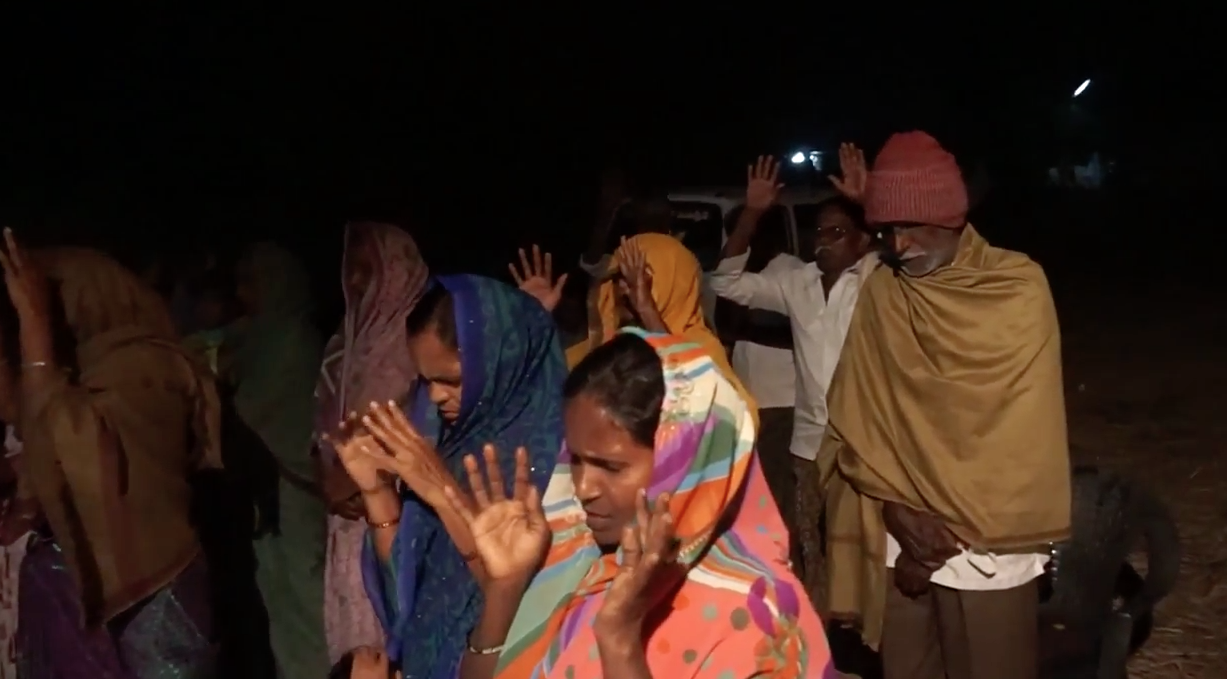 A Prayer And Worship Service In Rural India (Andhra Pradesh) | Good ...